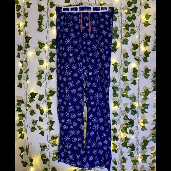 Old Navy | Intimates & Sleepwear | Snowflake Pajama Pants | Poshmark